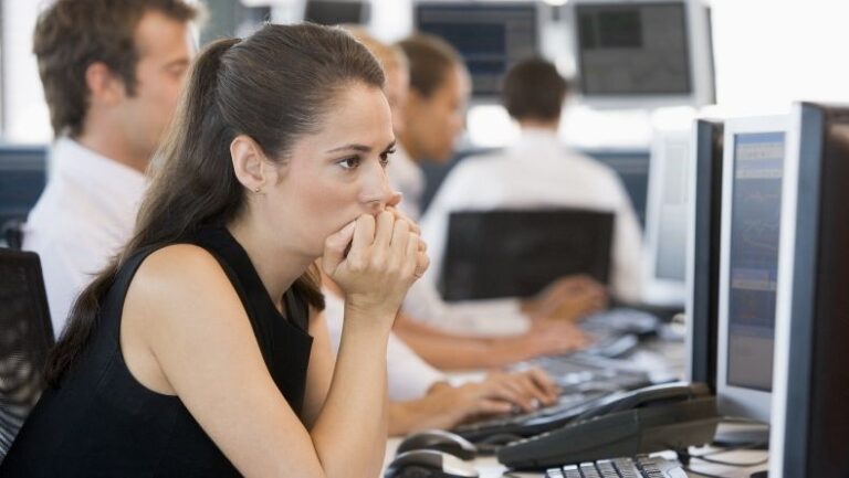 What is IPS glow? (5 Ways to Fix It In 2022) - TechTreatBox