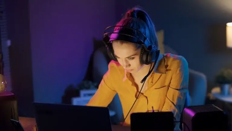 What is IPS glow? (5 Ways to Fix It In 2022) - TechTreatBox