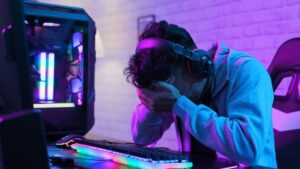 Monitor Shuts Off When Playing Games? (Here's What To Do!)